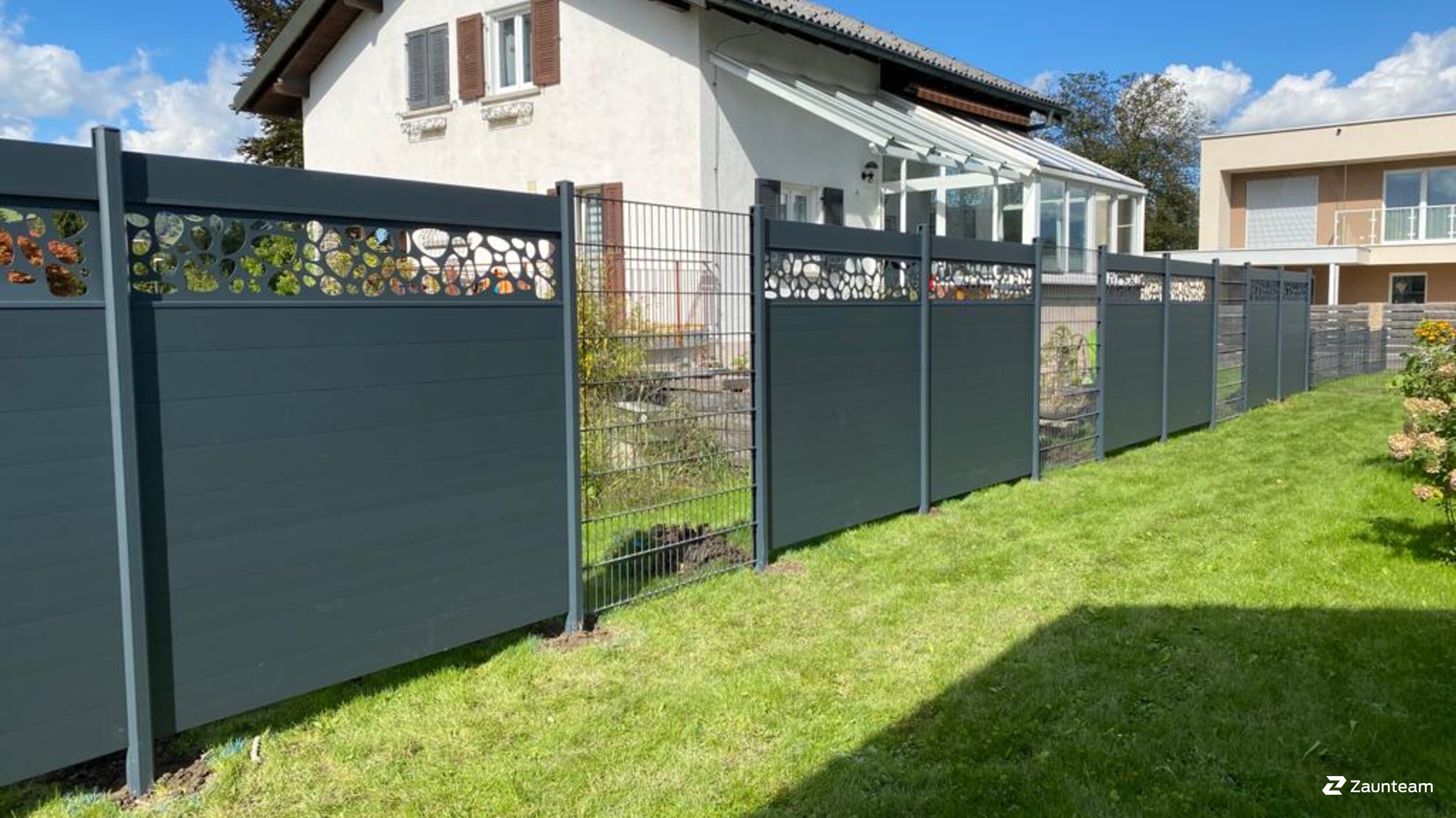 Zaunteam | Alu Systemprofil in anthrazit mit Aluminiumpfosten vierkant ...